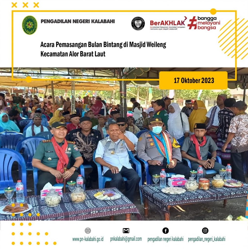 Pemasangan Bulan Bintang di Masjid Weileng Kecamatan Alor Barat Laut ...